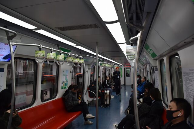 文件:北京地铁DKZ4G型列车内饰.JPG - 地铁大典 - 灰机wiki - 北京嘉闻杰诺网络科技有限公司