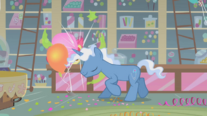 Royal Pin - 小马中文维基 | MLP中文维基 | 我的小马驹：友谊就是魔法中文维基 - 灰机wiki - 北京嘉闻杰诺网络科技有限公司