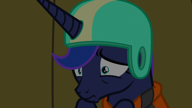 文件:Princess Luna nervous inside the barrel S9E13.png - 小马中文维基 | MLP中文维基 ...